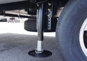What are the Best Electric Leveling Jacks for Class A Motorhome?